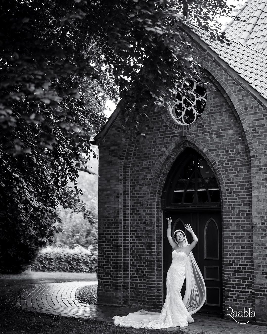 Big Boss Fame Sreejita De And Michael Blohm-Pape White Wedding Photos ...