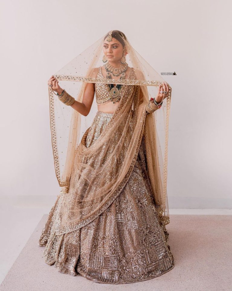 Indian Brides In Gold Wedding Lehengas That Made a WOW Impression ...